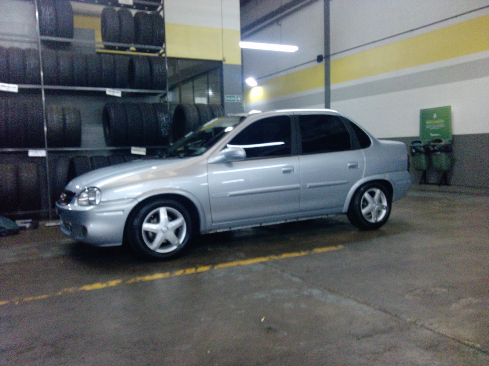 Mayori Car Detailing: Chevrolet Corsa Gris Plata